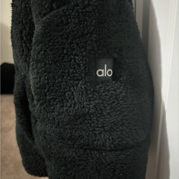 ALO Yoga | Jackets & Coats | Alo Sherpa Snow Angel Puffer | Poshmark